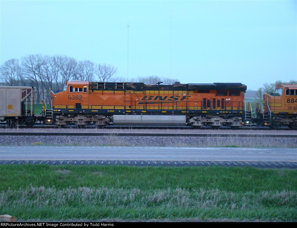 BNSF 6382